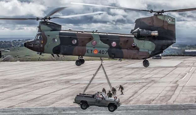 Indra equipará los Chinook CH-47F españoles con la máxima capacidad de supervivencia ...