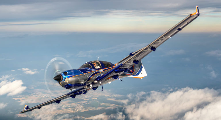 La EASA certifica el Diamond Aircraft DA50 RG con capacidad para cinco ...