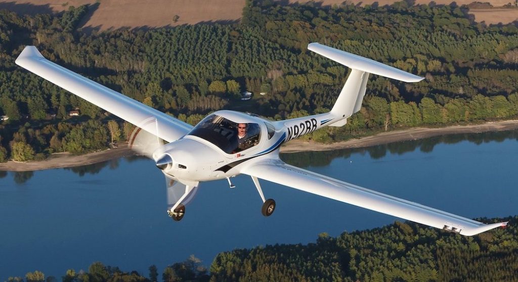 Diamond Aircraft vuelve a producir el biplaza DA20-C1 - Aerotendencias