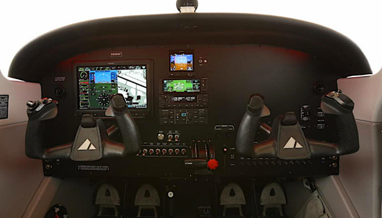 Piper recibe el certificado de la FAA para el entrenador Pilot 100 y ...