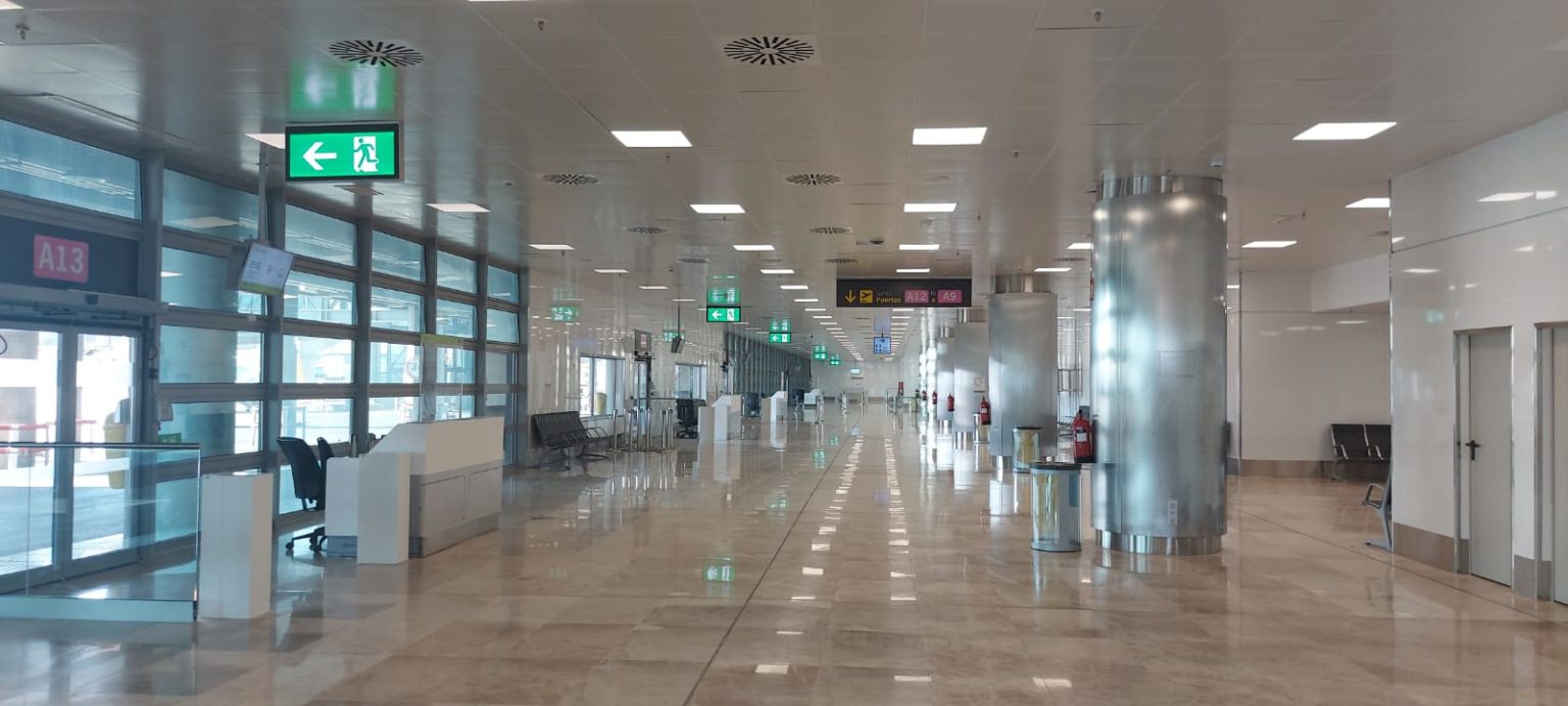 El Aeropuerto Madrid-Barajas abre una nueva sala en la Terminal 1 para ...